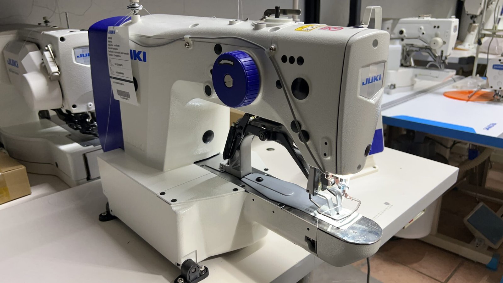 Máquina Presilladora Electrónica Juki LK - Maquinas Orientales